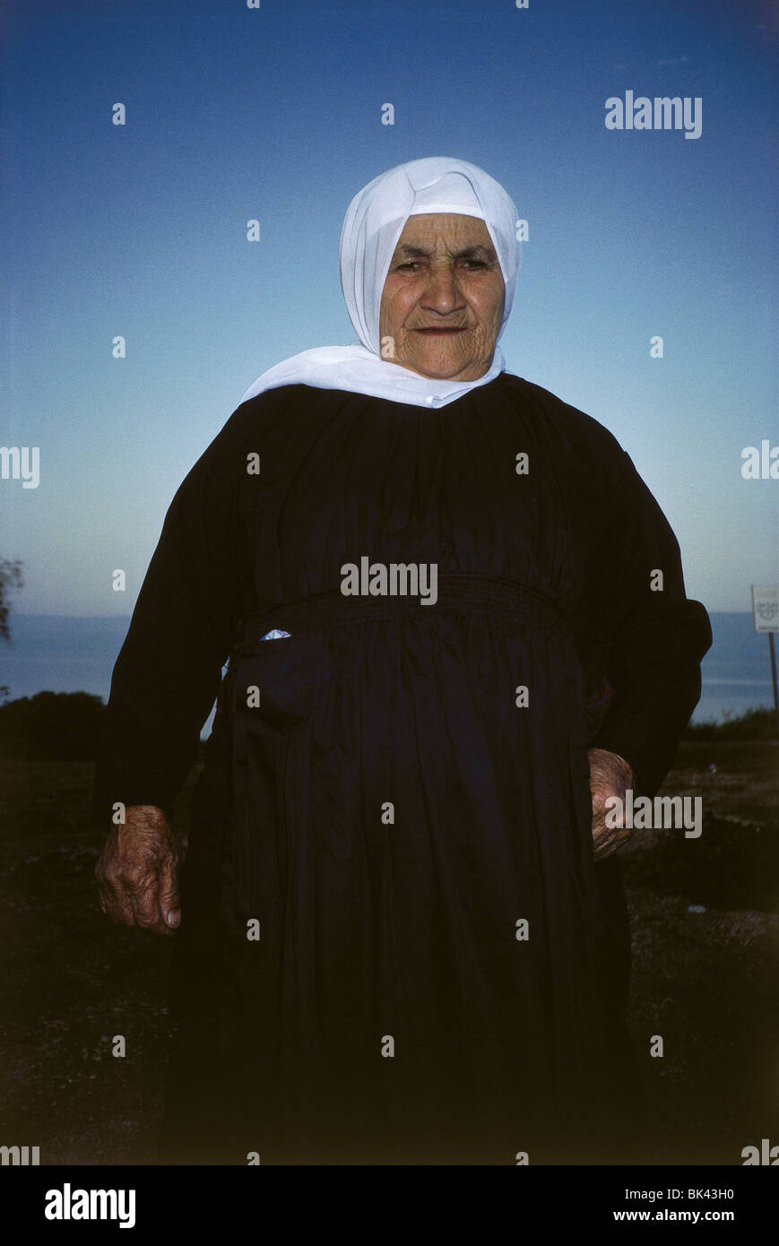 Traditional islamic black dress hi-res stock photography and images - Alamy