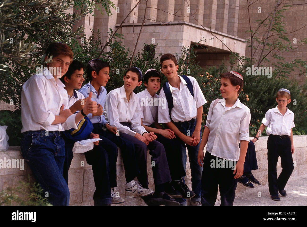 Group of students outside the Great Synagogue of Jerusalem, Israel ...