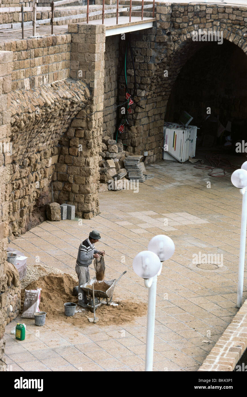 Stone work repairs hi-res stock photography and images - Alamy