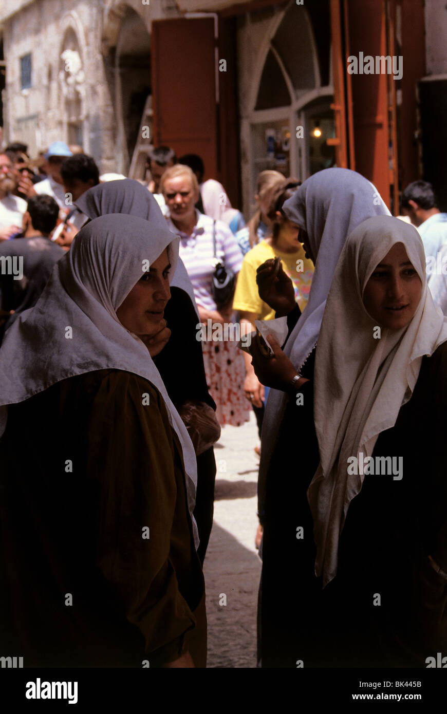 Old women portraits hi-res stock photography and images - Alamy
