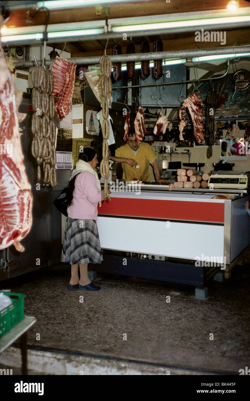 Female industry workers israel hi-res stock photography and images - Alamy
