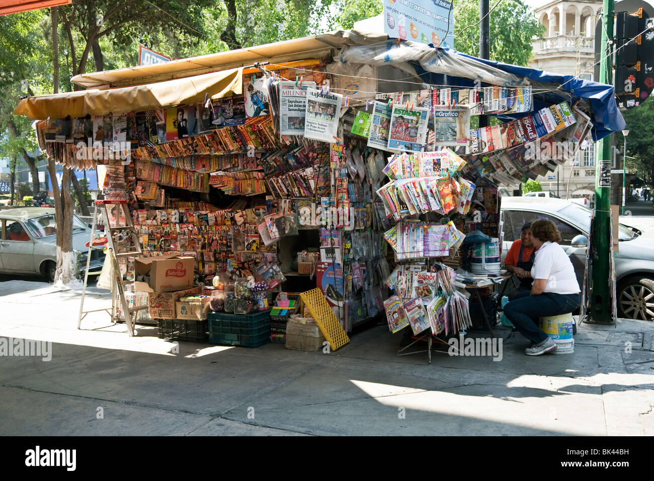 Mexican newspapers hi-res stock photography and images - Alamy