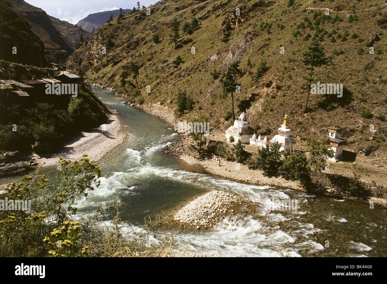 Riverside valley hi-res stock photography and images - Alamy