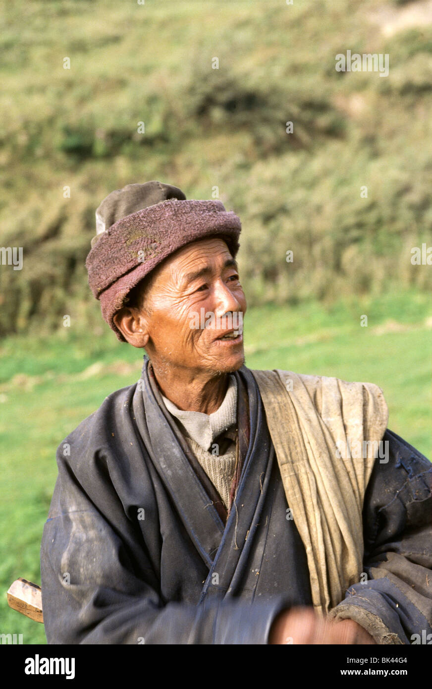 Bhutanese man in traditional clothes hi-res stock photography and ...