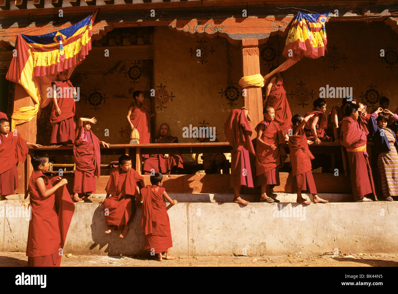 Young Buddhist monks in the Kingdom of Bhutan Stock Photo - Alamy