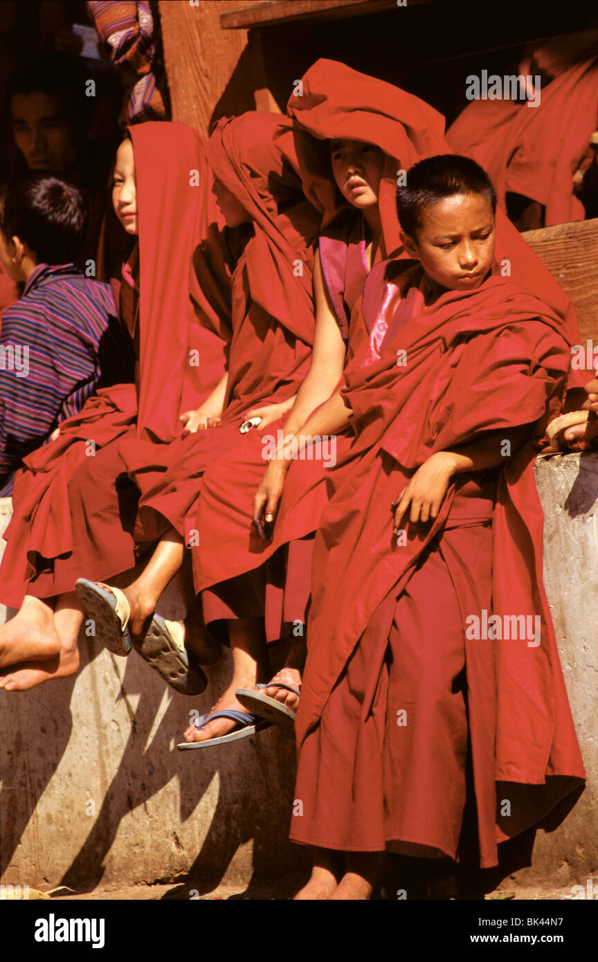 Young Buddhist monks in the Kingdom of Bhutan Stock Photo - Alamy