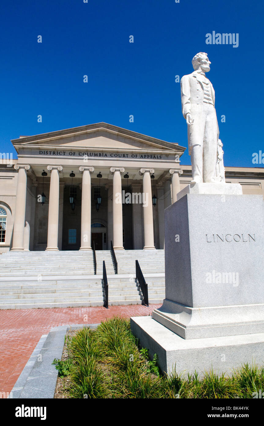 Historic statue abraham lincoln stands hi-res stock photography and ...