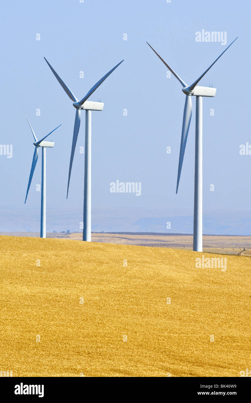 American farm windmill hi-res stock photography and images - Alamy