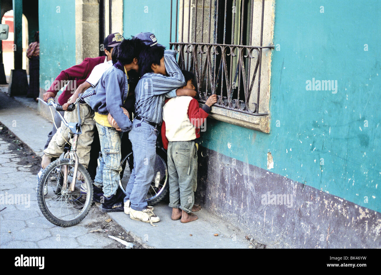 Guatemala street kids hi-res stock photography and images - Alamy