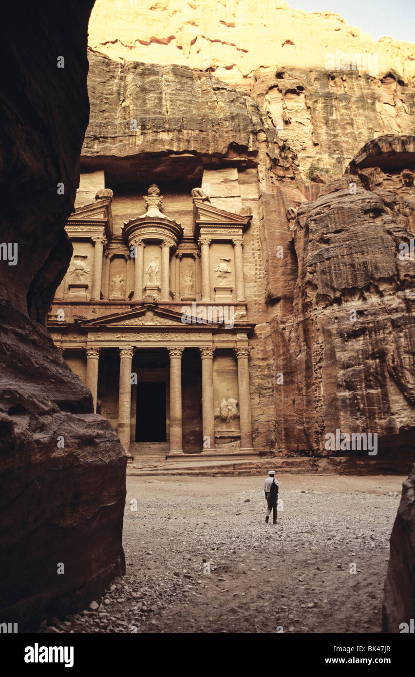 The Treasury Building at Petra, Jordan Stock Photo - Alamy