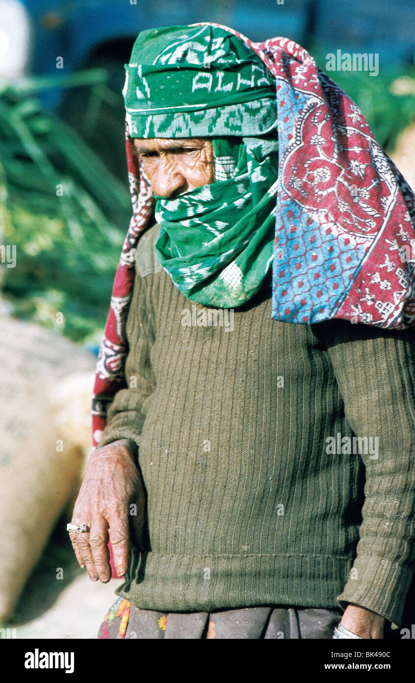 Traditional yemeni clothes hi-res stock photography and images - Alamy