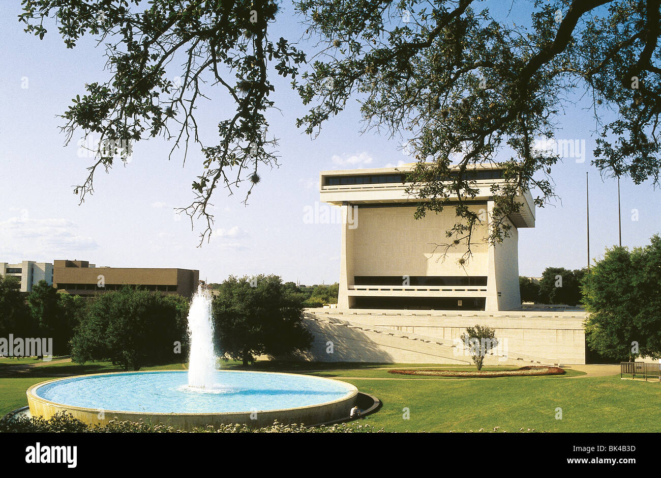 Fountain and the Lyndon B. Johnson Library and Museum on the University ...