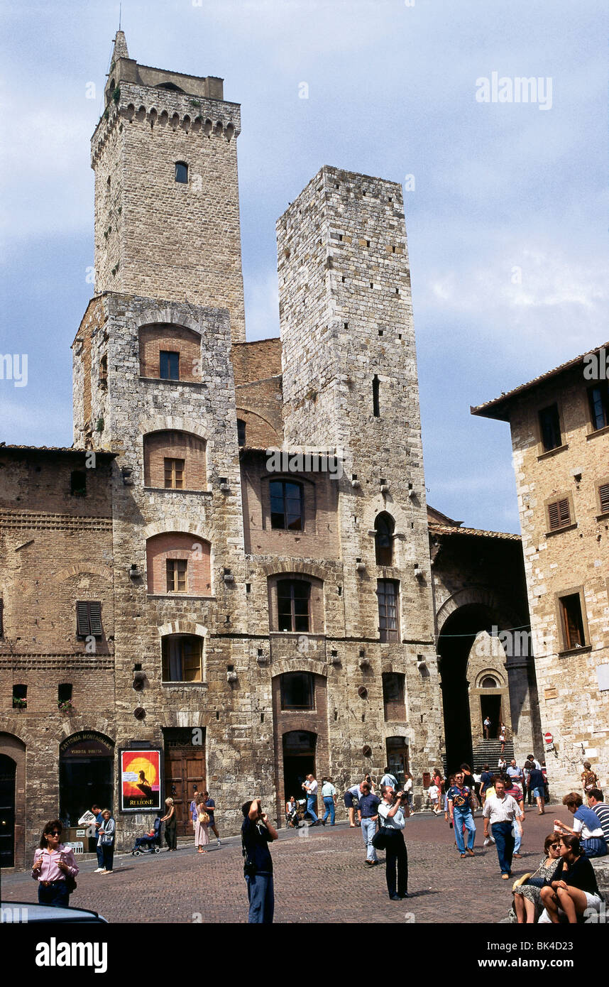 Medieval towers in San Gimignano, Italy Stock Photo - Alamy