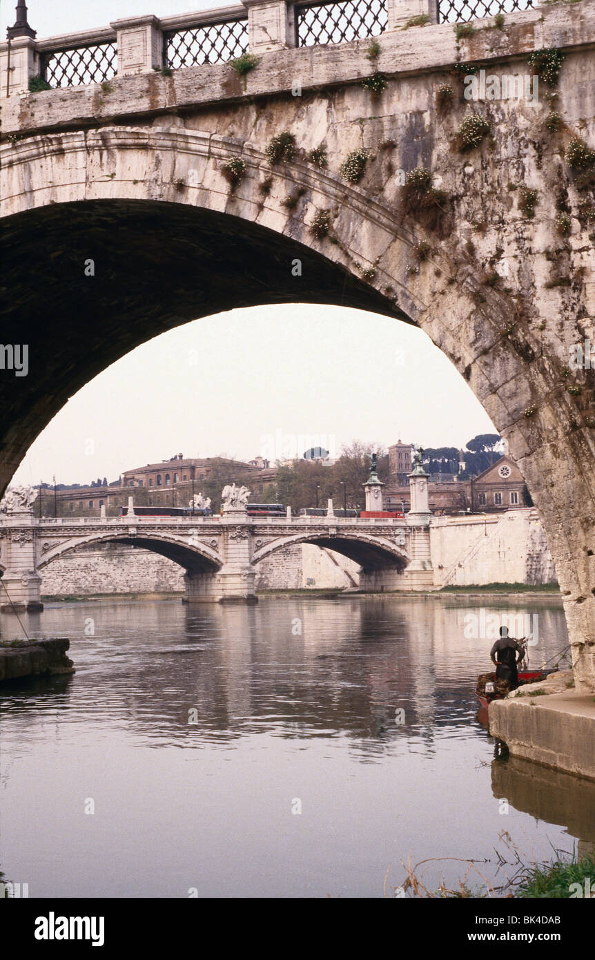 Tiber river rome hi-res stock photography and images - Alamy