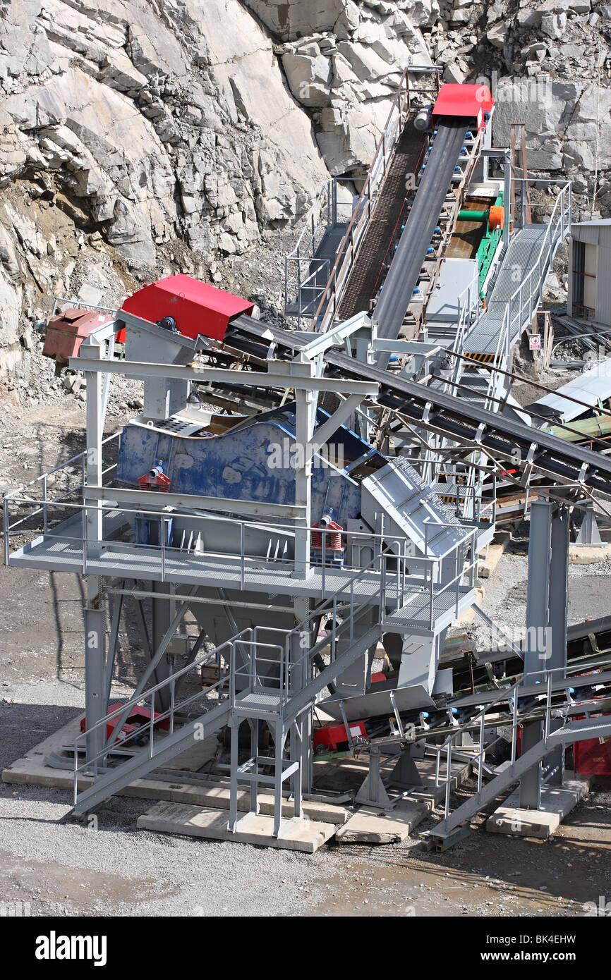 Earth moving equipment machine machinery mine mining coal mineral hi ...