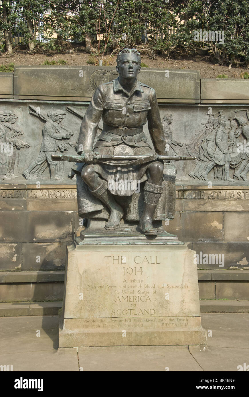 The call statue hi-res stock photography and images - Alamy
