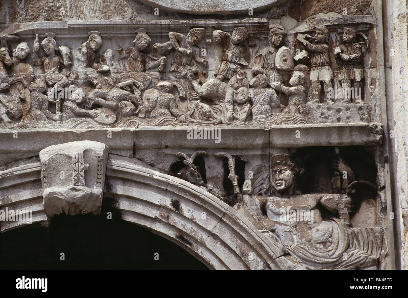 Friezes on the Arch of Constantine, Rome Stock Photo - Alamy