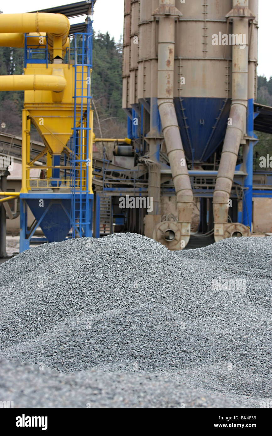 Gravel pit with silos hi-res stock photography and images - Alamy