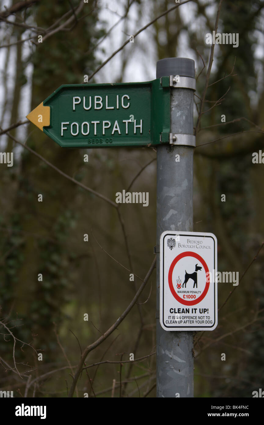 Dog mess public hi-res stock photography and images - Alamy