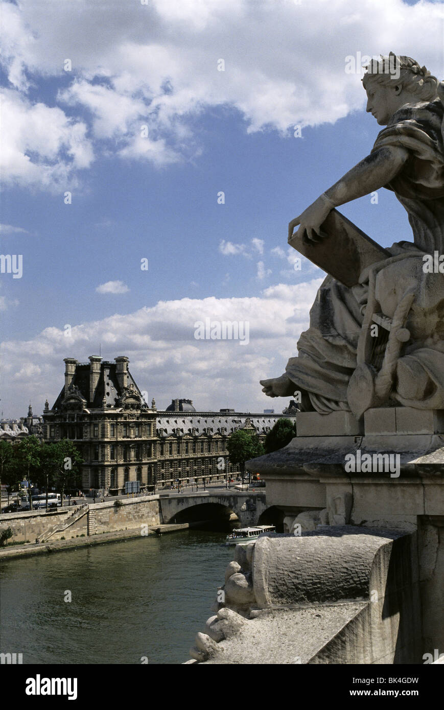 Statue along the rooftop of the Musee díOrsay, Paris Stock Photo - Alamy
