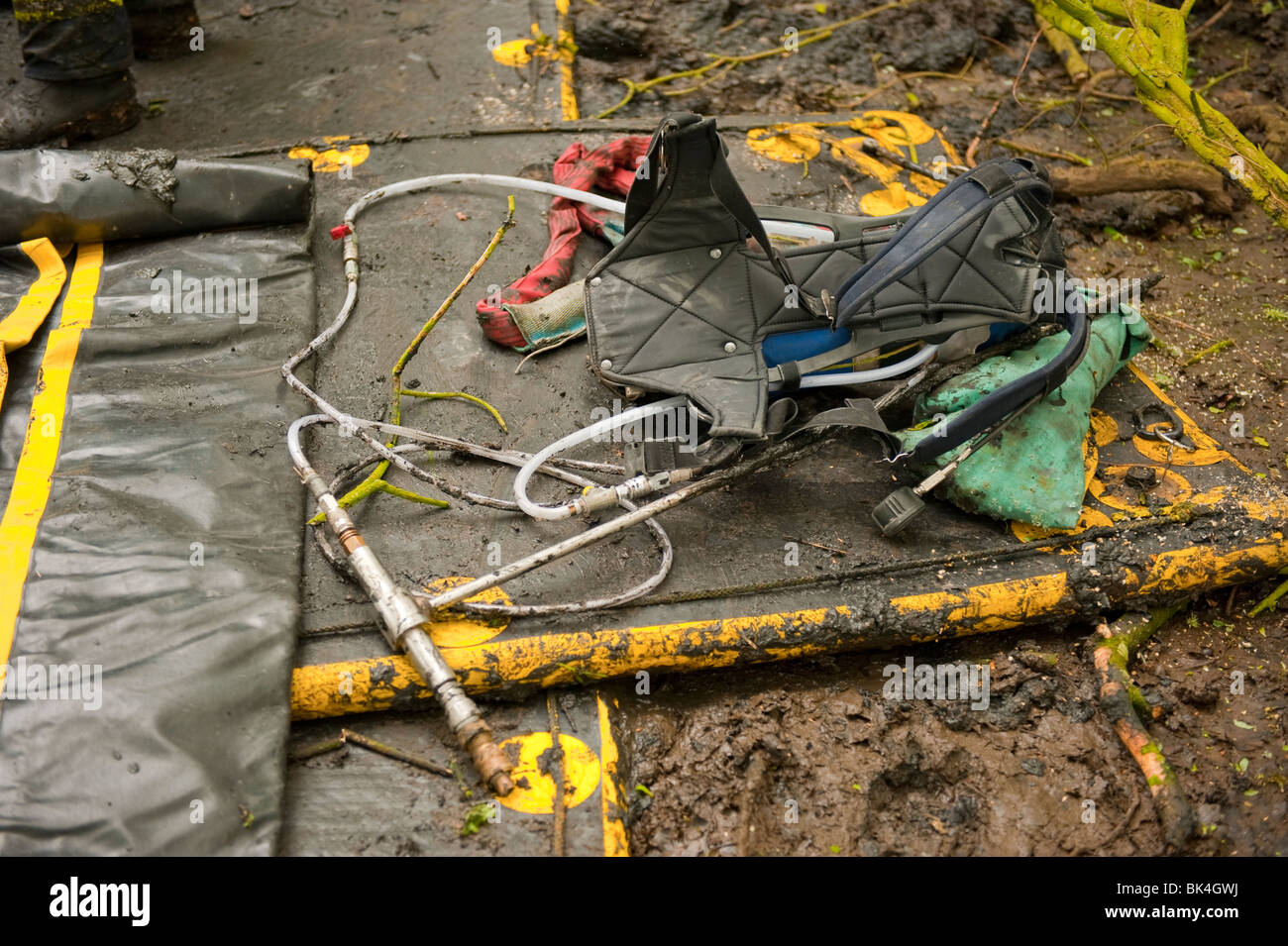 Horse stuck in deep mud hi-res stock photography and images - Alamy