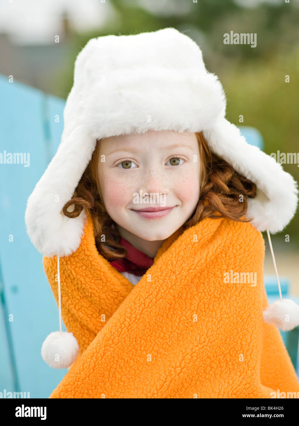 Girl bundled up winter hi-res stock photography and images - Alamy