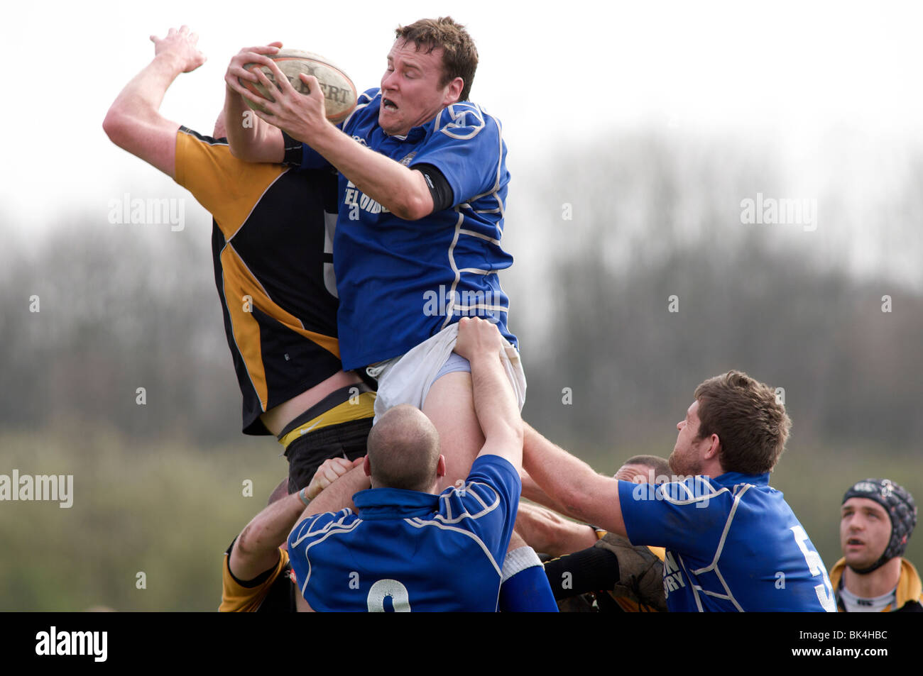 Line out side hi-res stock photography and images - Alamy