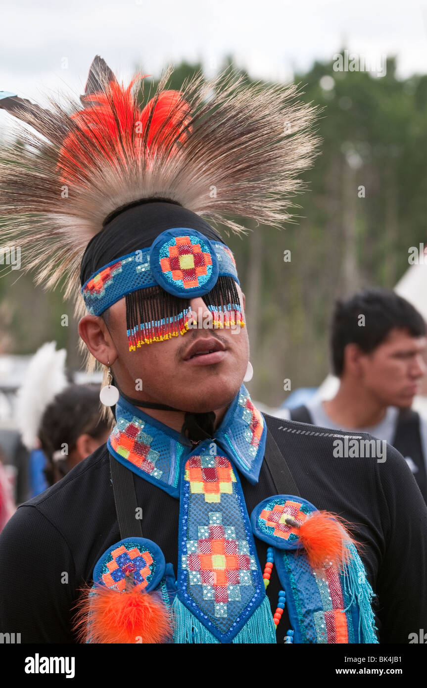 Indigenous canada teenager hi-res stock photography and images - Alamy