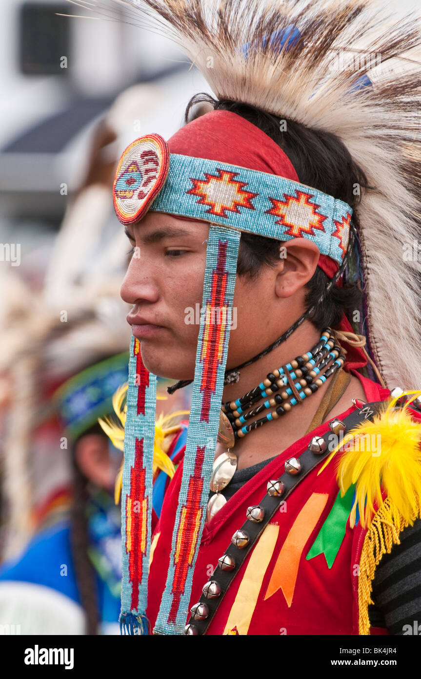 Indigenous canada teenager hi-res stock photography and images - Alamy