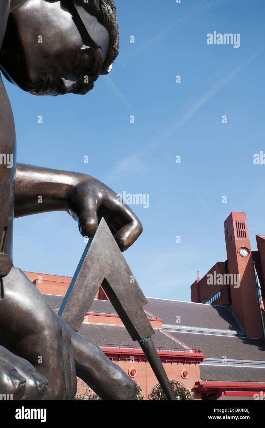 Statue outside british library hi-res stock photography and images - Alamy