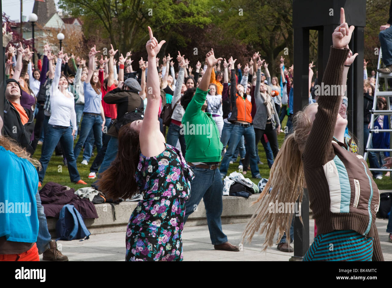 10 and sign and performance hi-res stock photography and images - Alamy