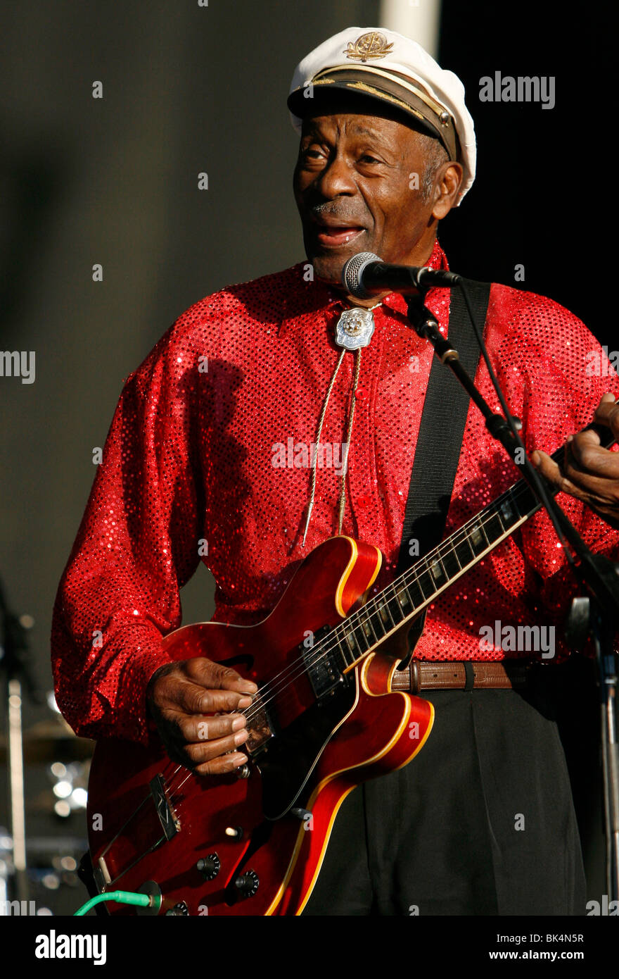 Chuck berry guitar hi-res stock photography and images - Alamy