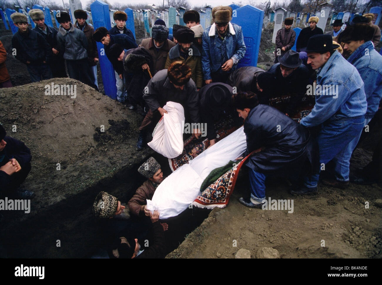 First Chechen War, Traditional Chechen burial in a graveyard West of ...