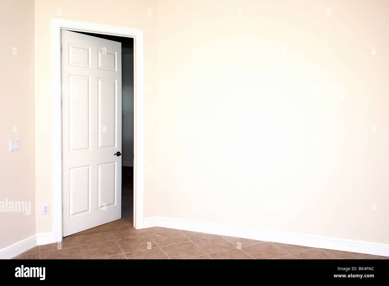 Door ajar hi-res stock photography and images - Alamy