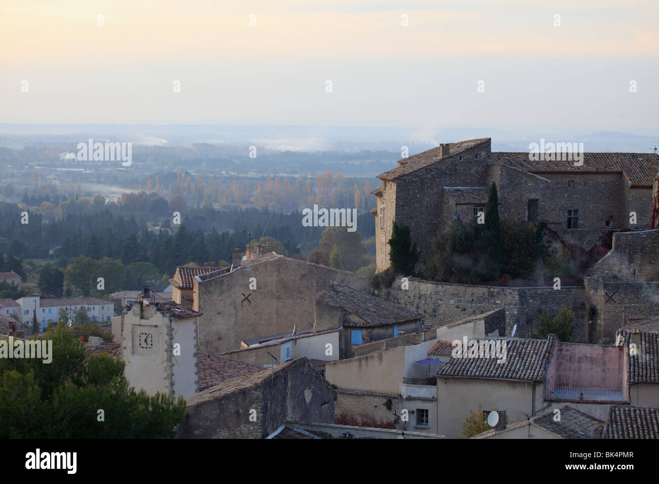 Village in southern france hi-res stock photography and images - Alamy