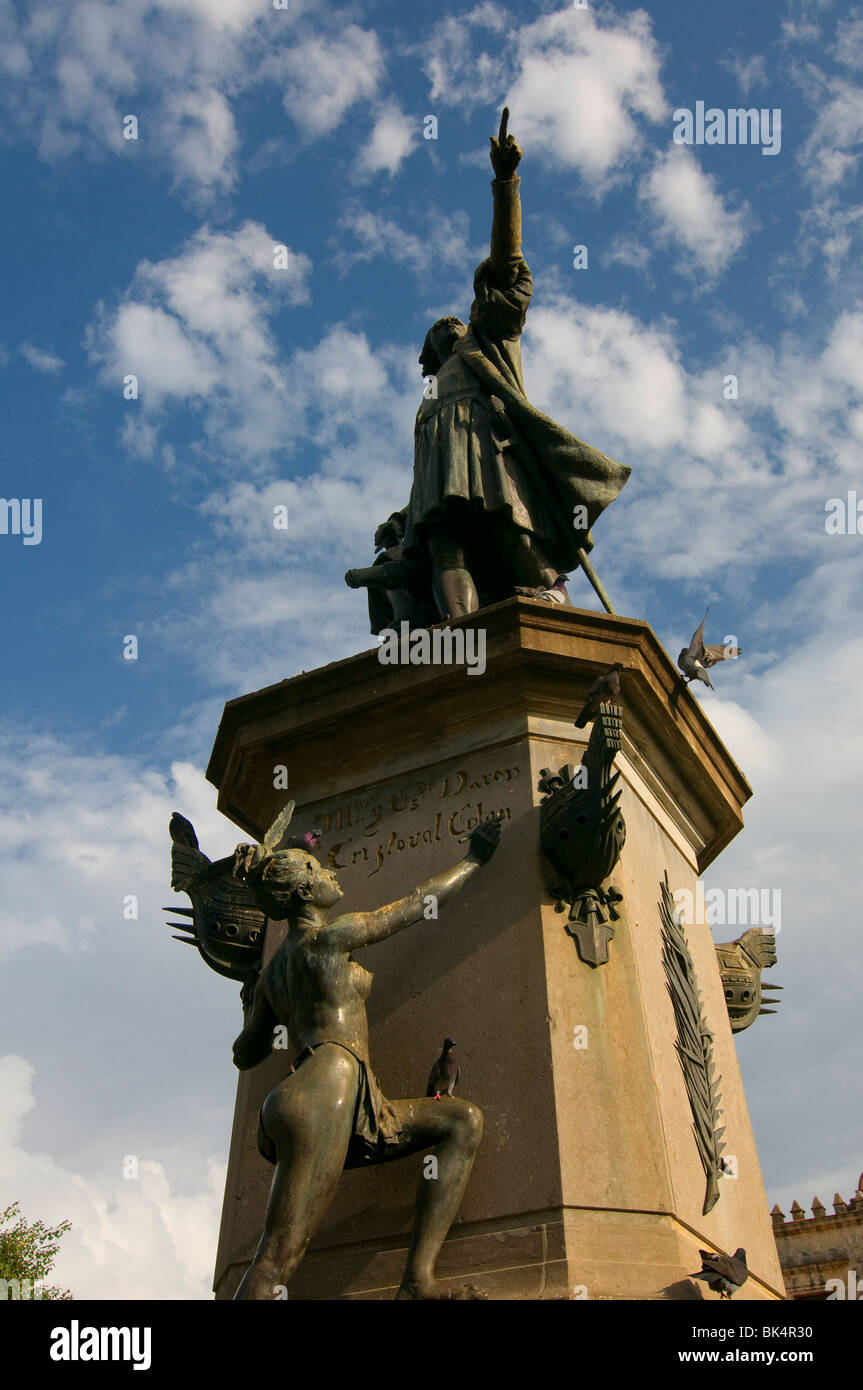 Dominican republic santo domingo statue hi-res stock photography and ...