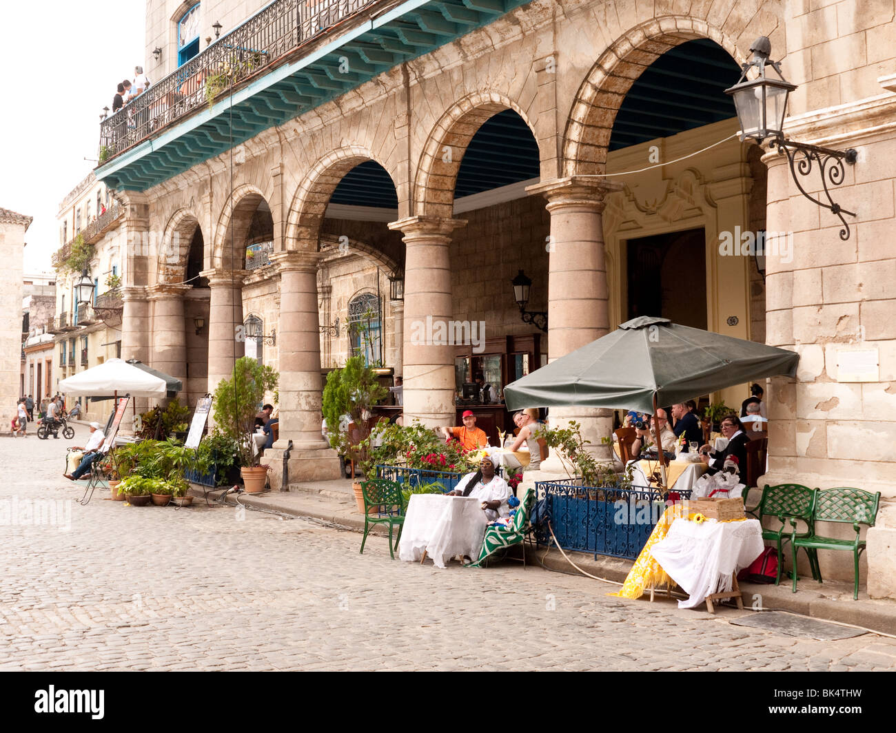 Plaza Vieja Havana Cafe Stock Photos & Plaza Vieja Havana Cafe Stock ...