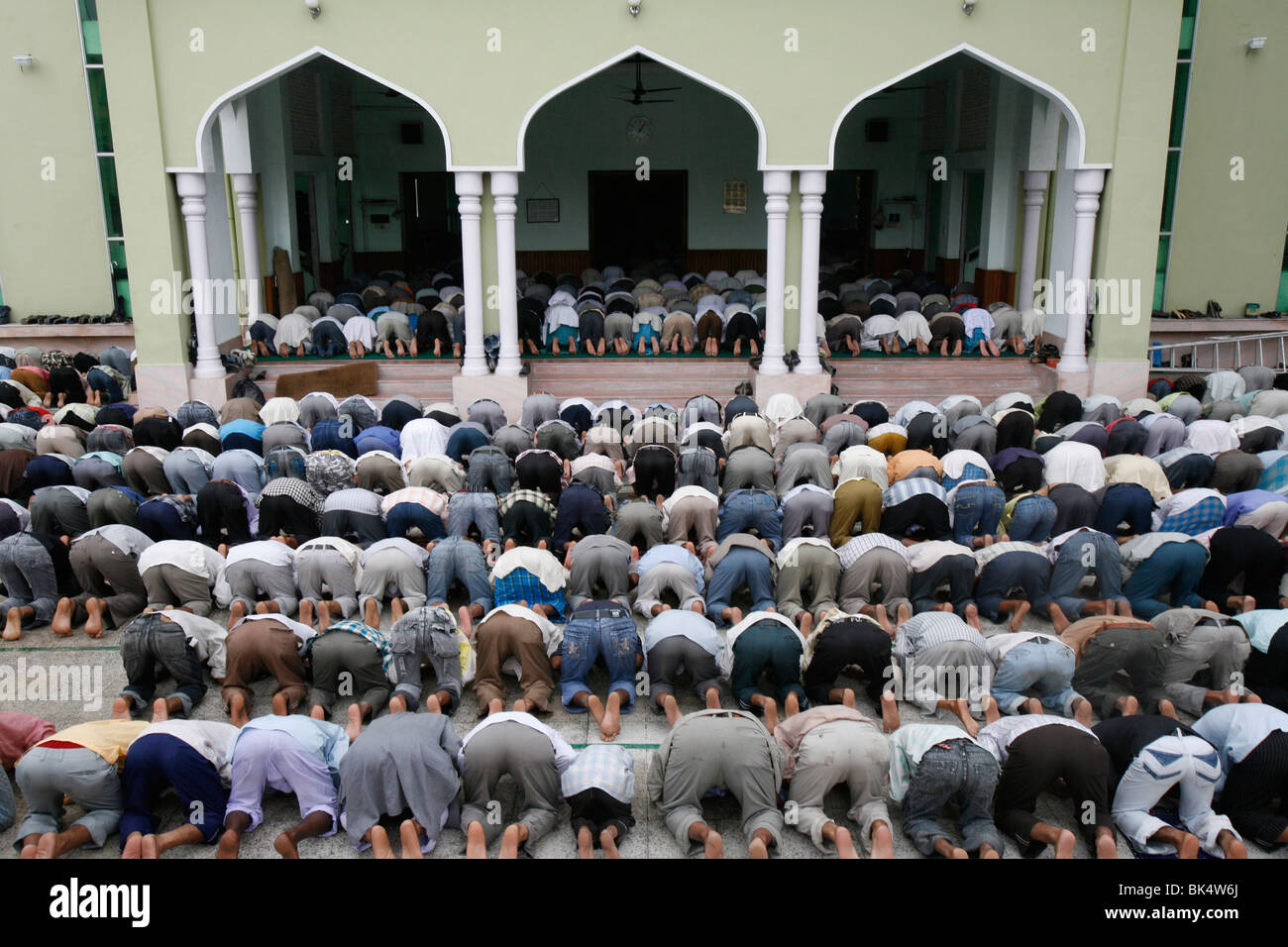 Friday prayers at Kathmandu Mosque, Kathmandu, Nepal, Asia Stock Photo ...