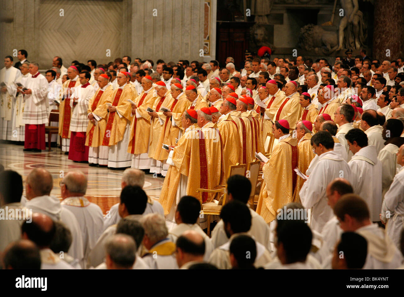 Easter Thursday Mass in St. Peter's Basilica, Vatican, Rome, Lazio ...