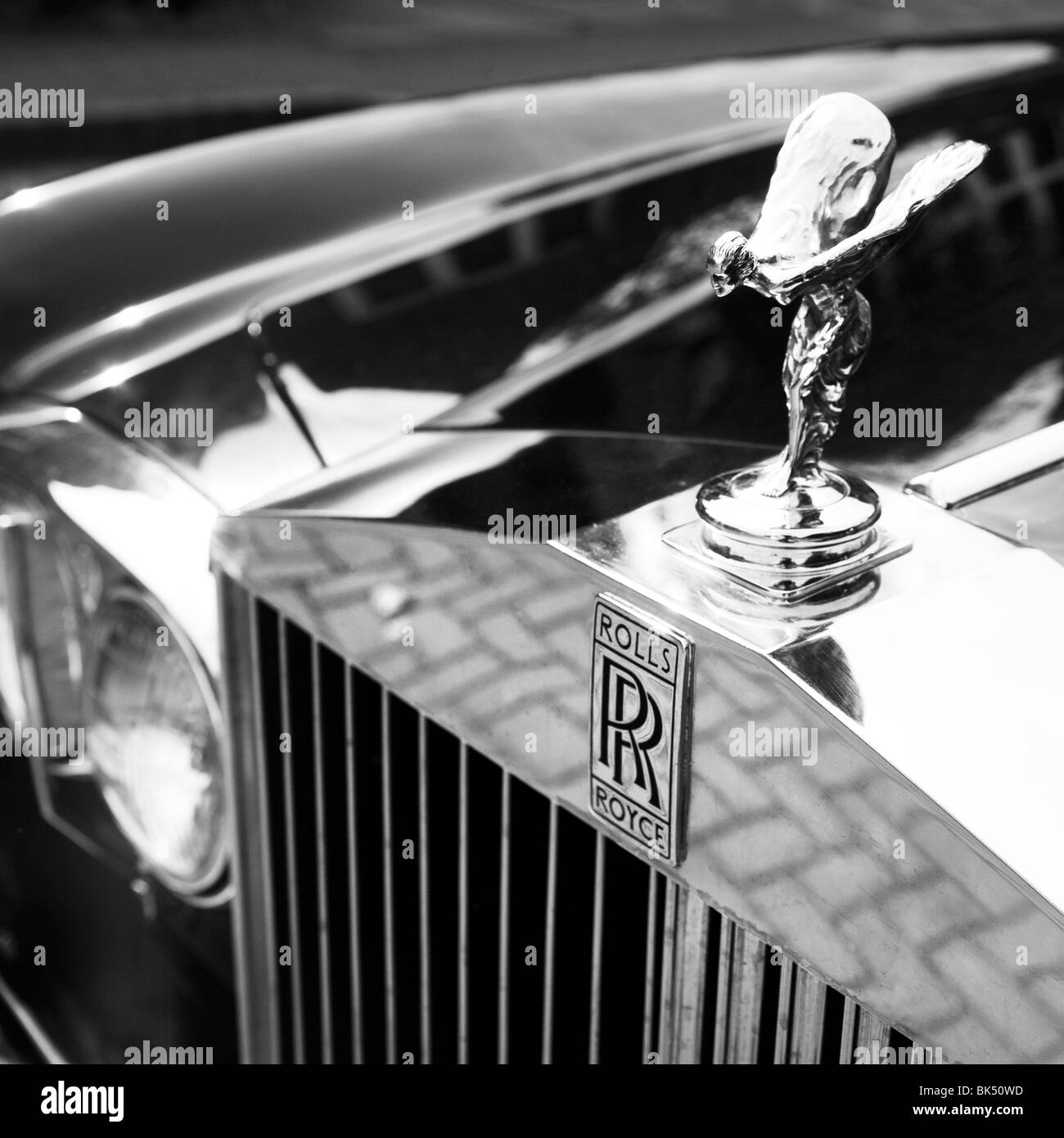 Rolls Royce Wedding car grille Stock Photo - Alamy