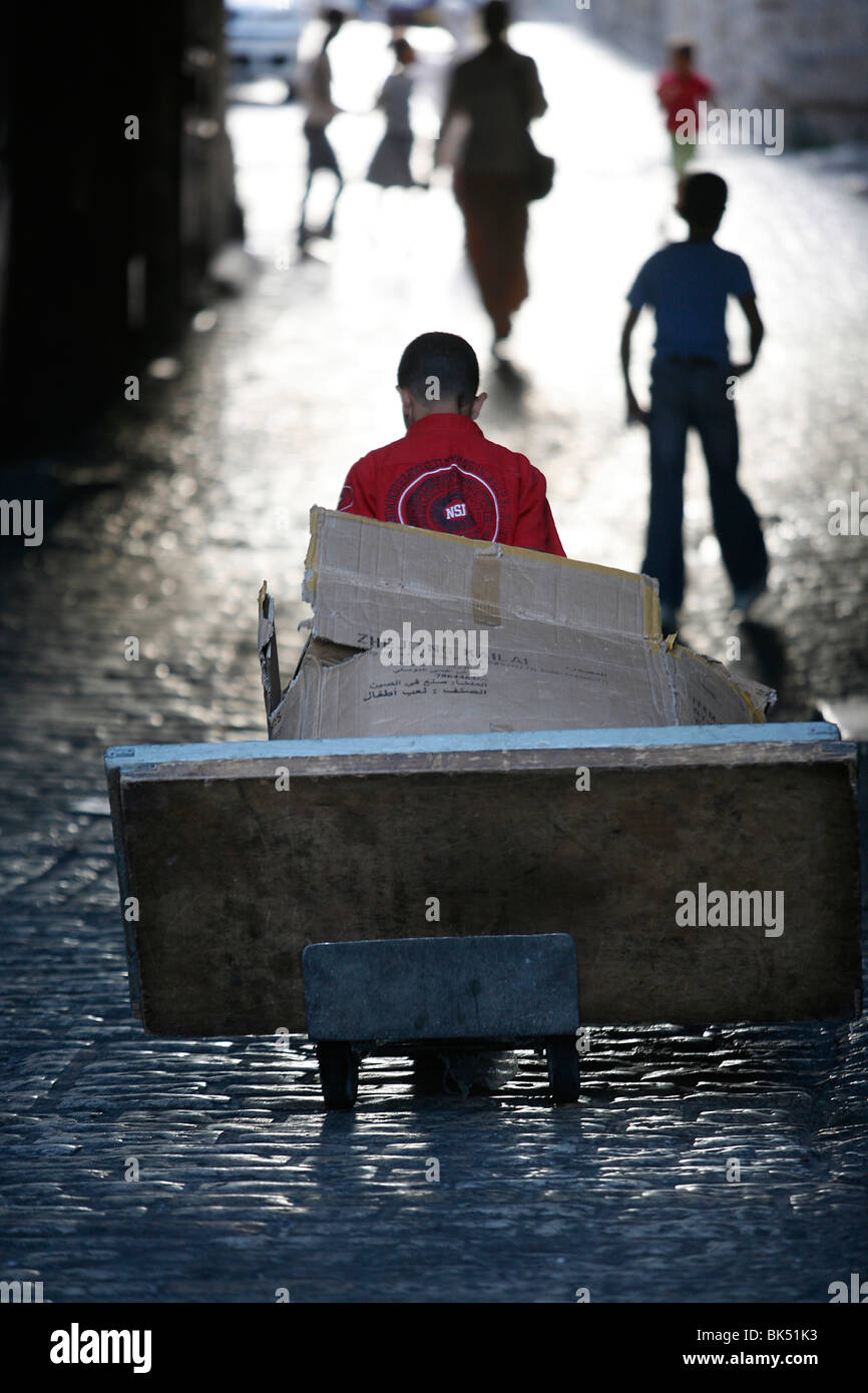 Middle East Worker High Resolution Stock Photography and Images - Alamy
