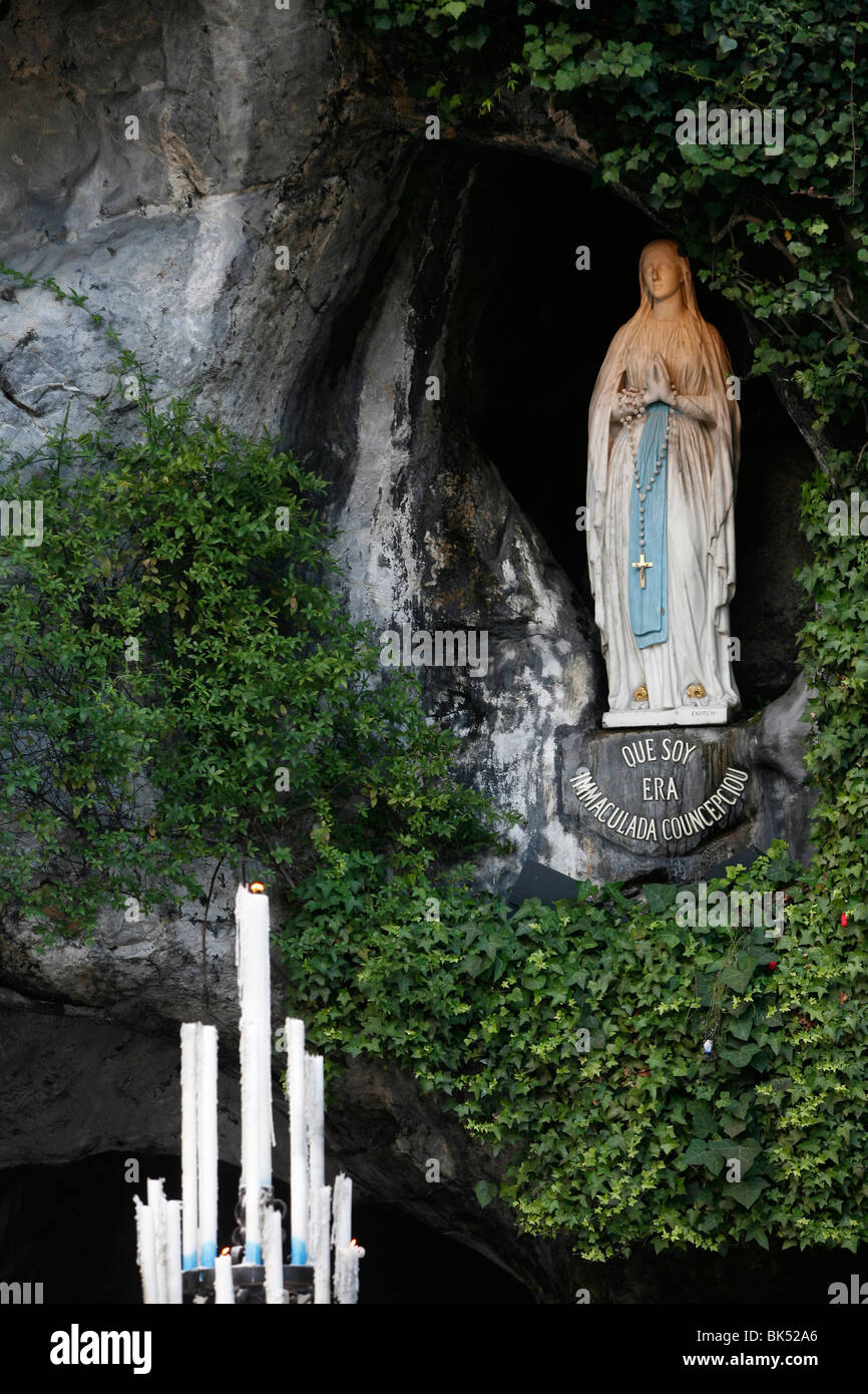 Representation of the grotto of lourdes hi-res stock photography and ...