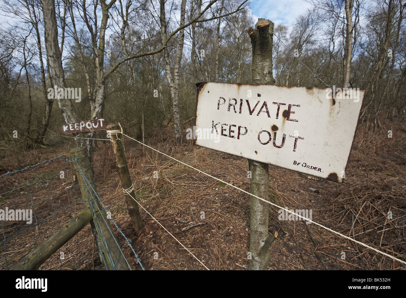 Keep out sign hi-res stock photography and images - Alamy