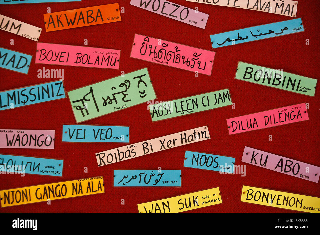 Welcome signs languages hi-res stock photography and images - Alamy