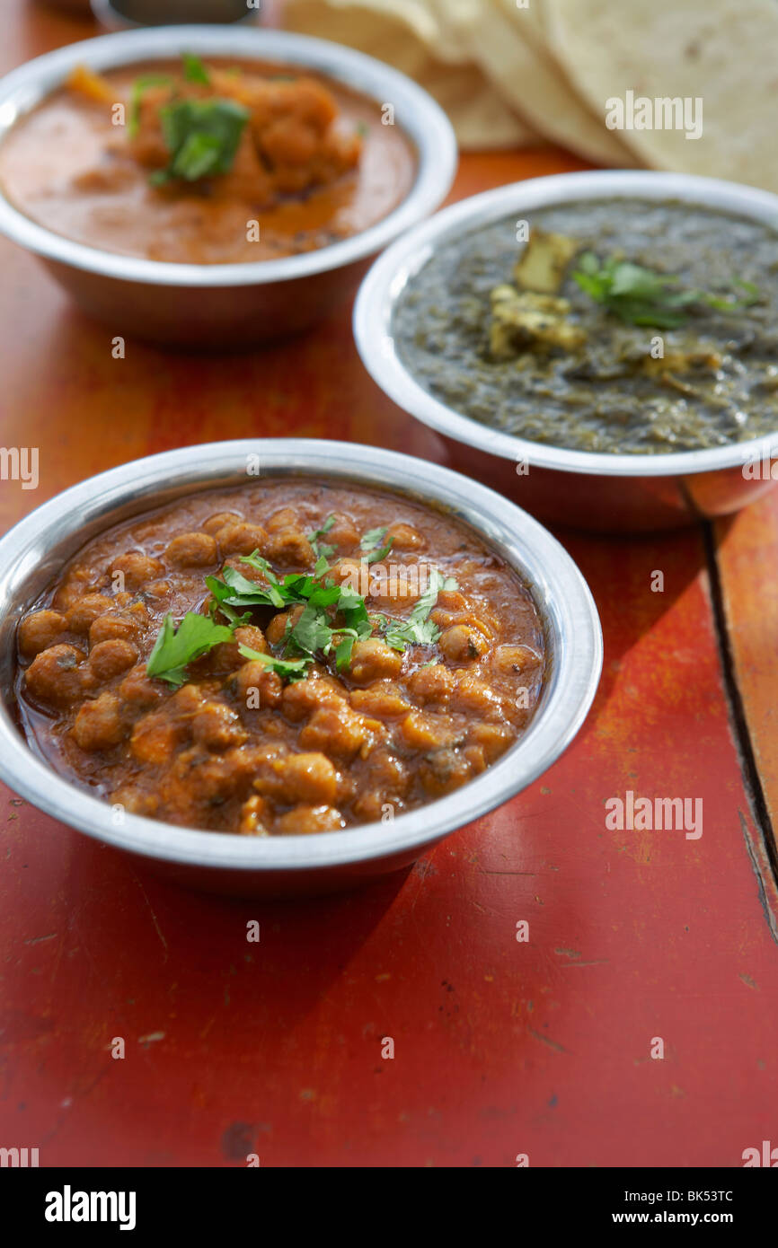 Chana Masala, Saag Paneer, Vegetable Makhani, Papadum, and Chapati ...