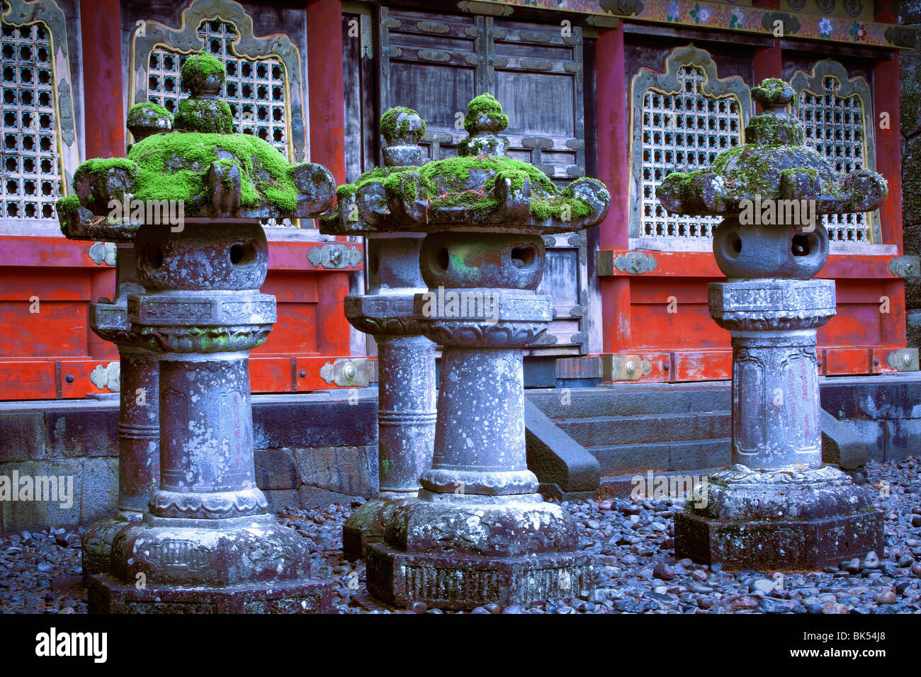Stone Lanterns at Nikko Toshogu Shrine, Nikko, Japan Stock Photo - Alamy