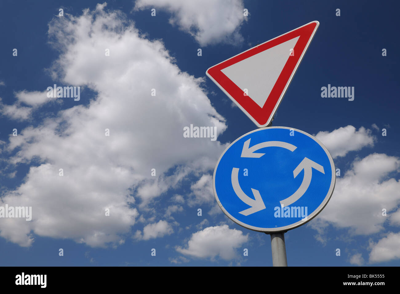Yield Sign and Traffic Circle Sign, Bavaria, Germany Stock Photo - Alamy