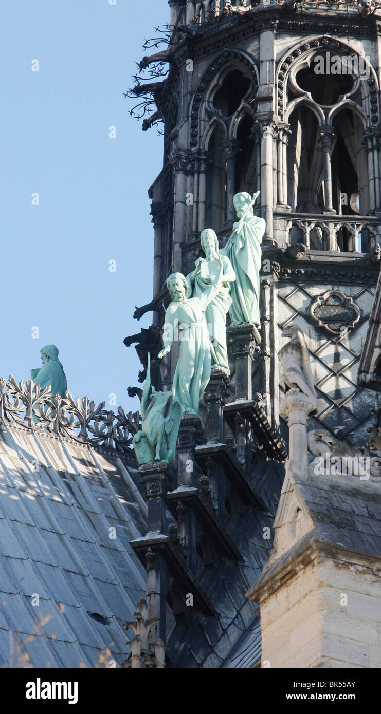 statues-of-three-apostles-at-the-foot-of-notre-dame-de-paris-cathedral ...