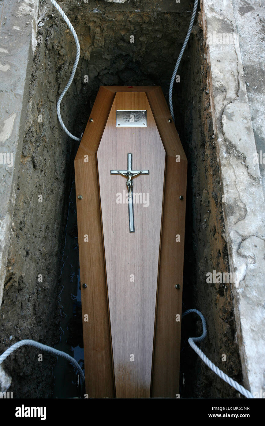 Burial object hi-res stock photography and images - Alamy