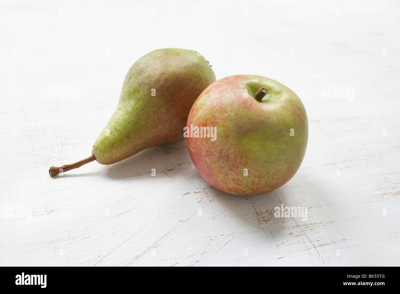 Apple and Pear Stock Photo - Alamy
